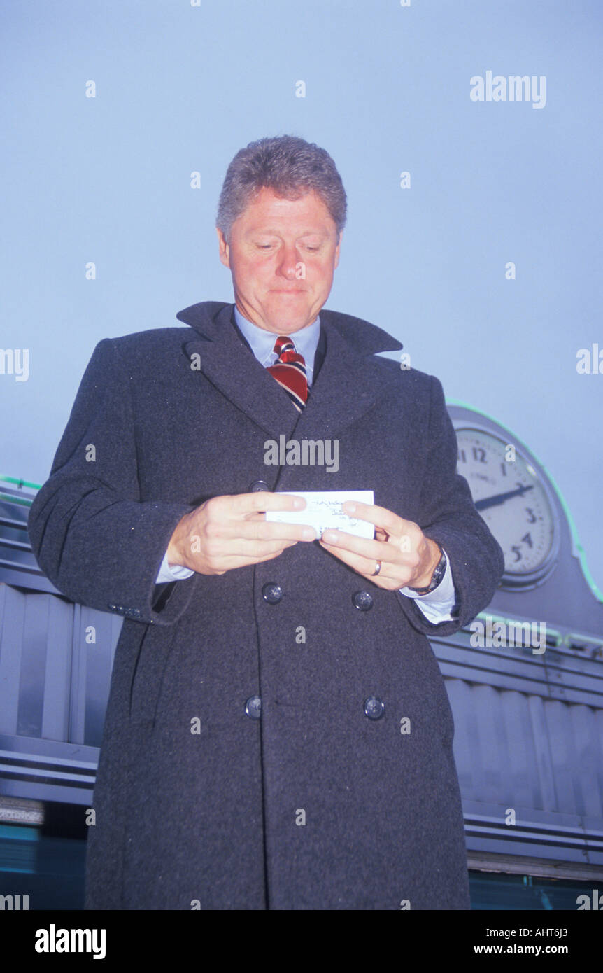Governor Bill Clinton speaks at the Mayfield Diner in 1992 on his final ...