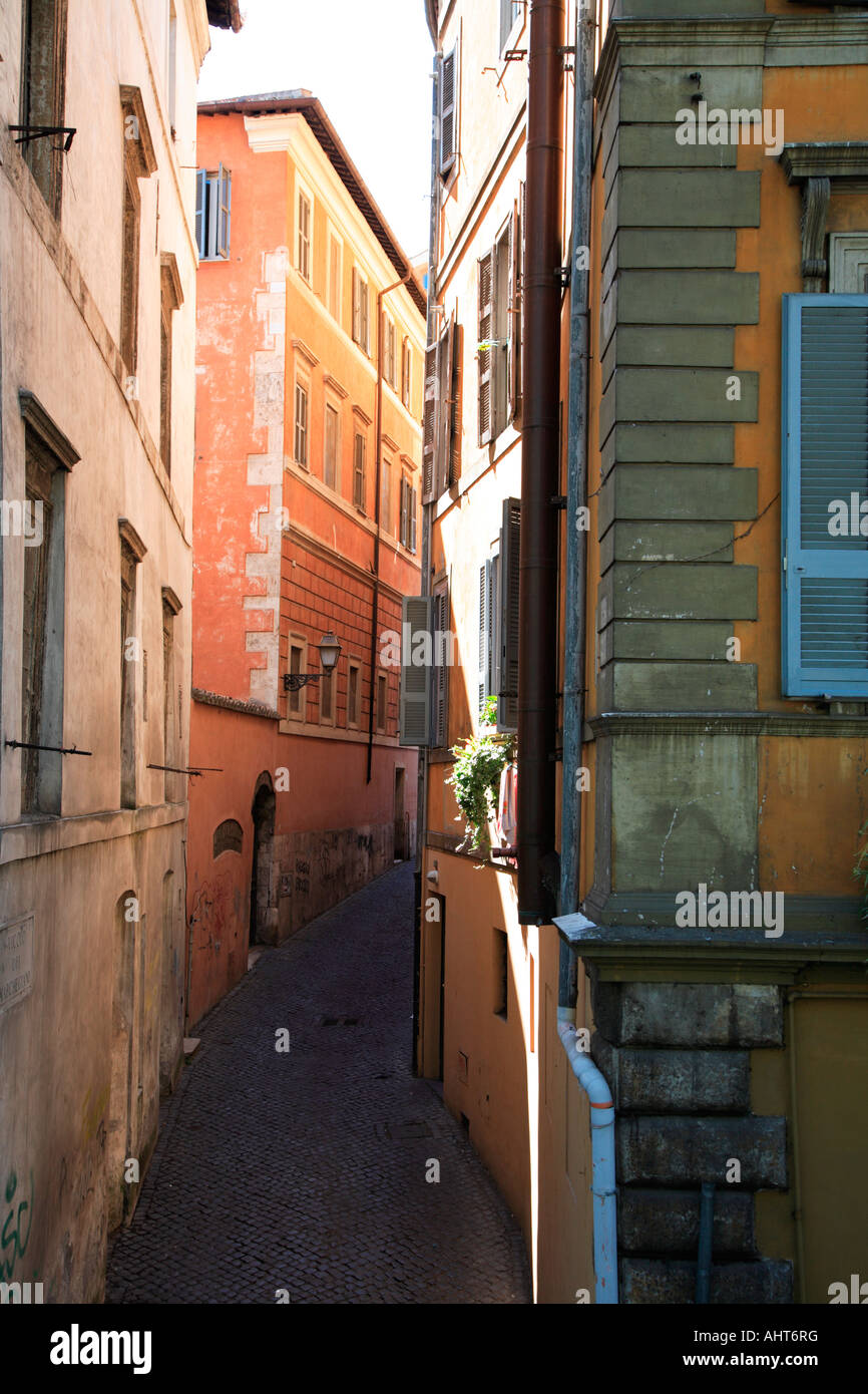 Side street in rome hi-res stock photography and images - Alamy