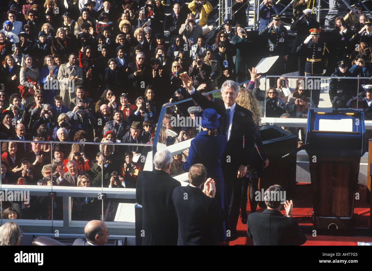 Bill Clinton 42nd President waves to the crowd on Inauguration Day ...