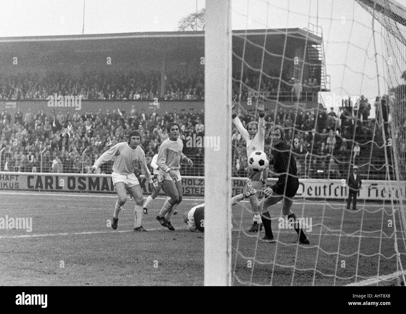 football, Bundesliga, 1971/1972, Rot-Weiss Oberhausen versus 1. FC ...
