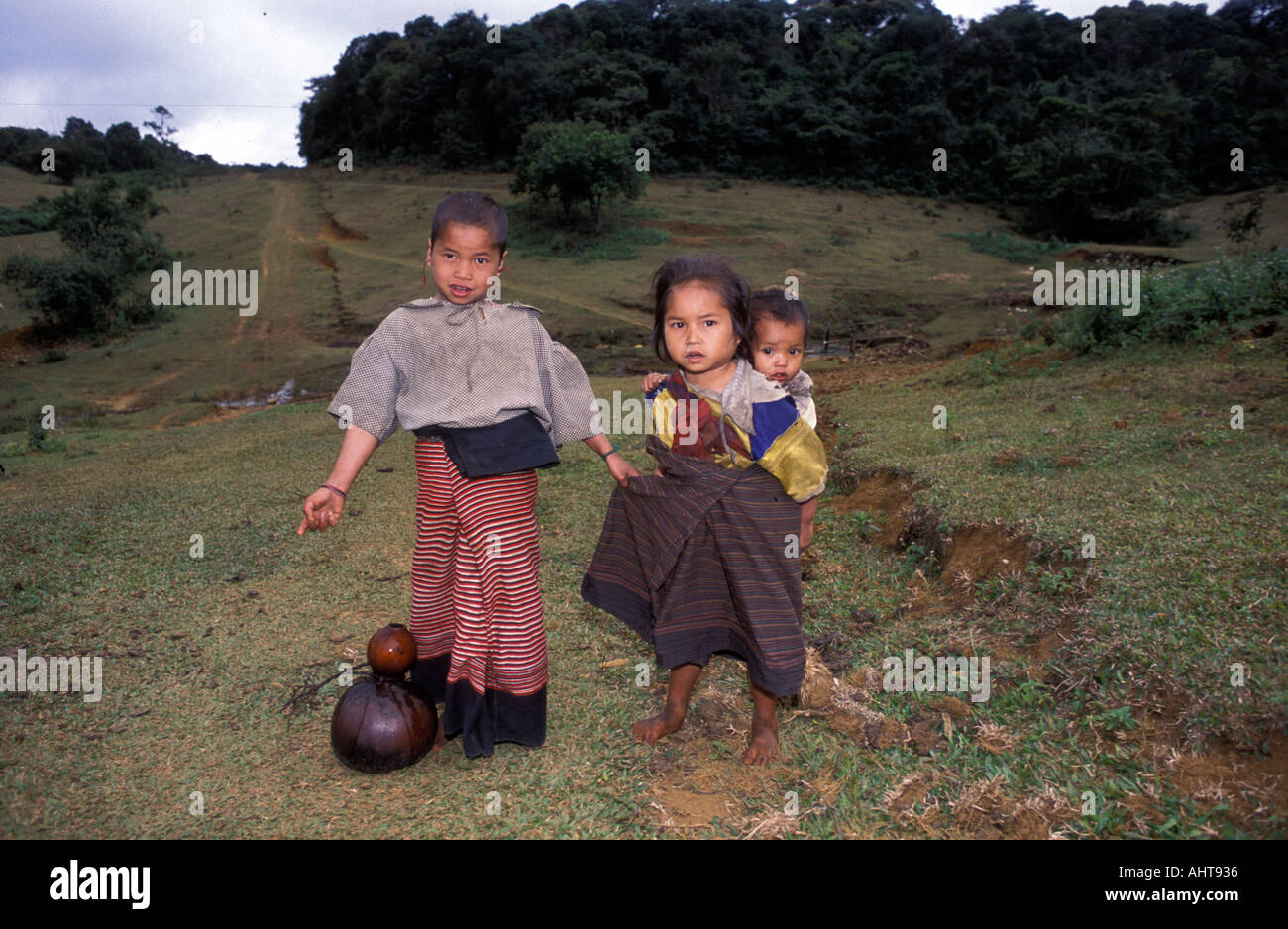 Laos Dak Chung Rural kids Stock Photo - Alamy