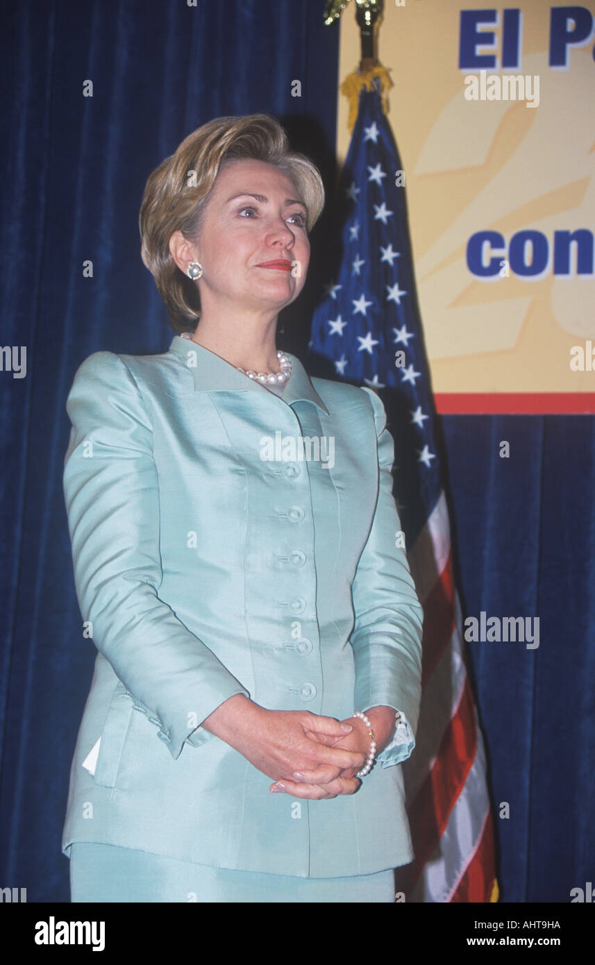 Hillary clinton 2000 hi-res stock photography and images - Alamy