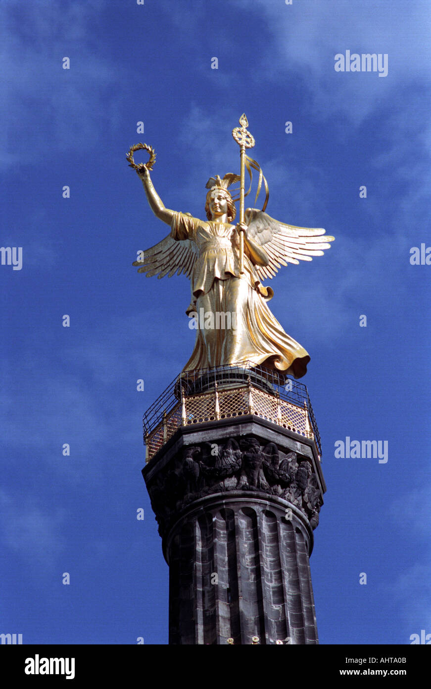 Victory goddess Siegessaule Berlin Stock Photo - Alamy