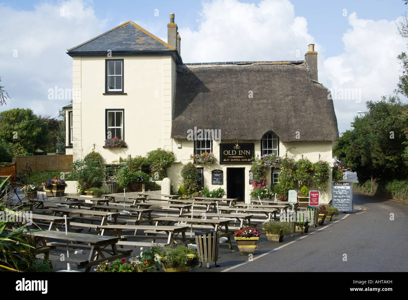 Old inn, mullion hi-res stock photography and images - Alamy