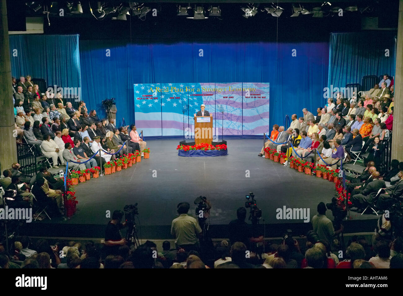 Senator John Kerry at podium of major policy address on the economy CSU ...