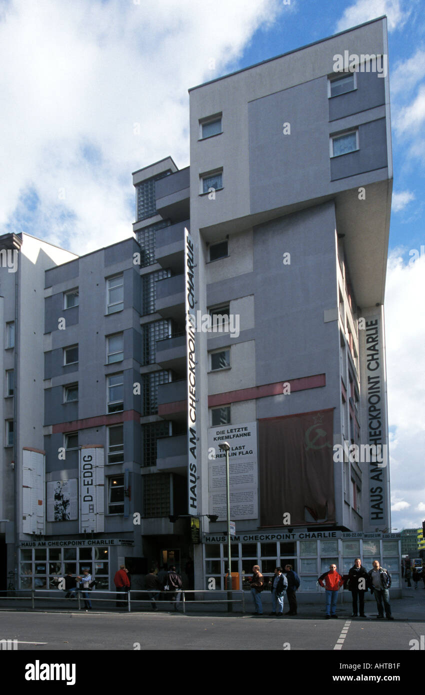 Checkpoint Charlie museum Berlin Stock Photo - Alamy