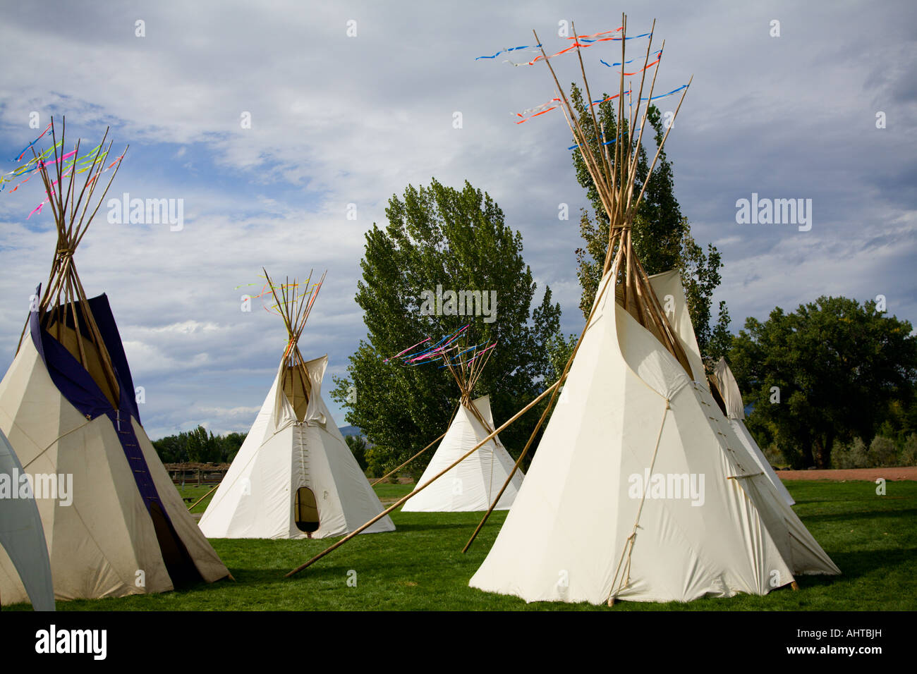 Indian tipi hi-res stock photography and images - Alamy