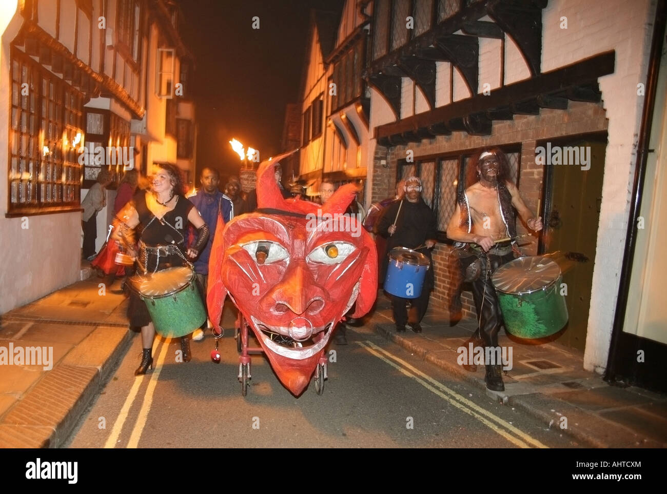 Torchlit procession during the Hastings bonfire celebrations Stock ...