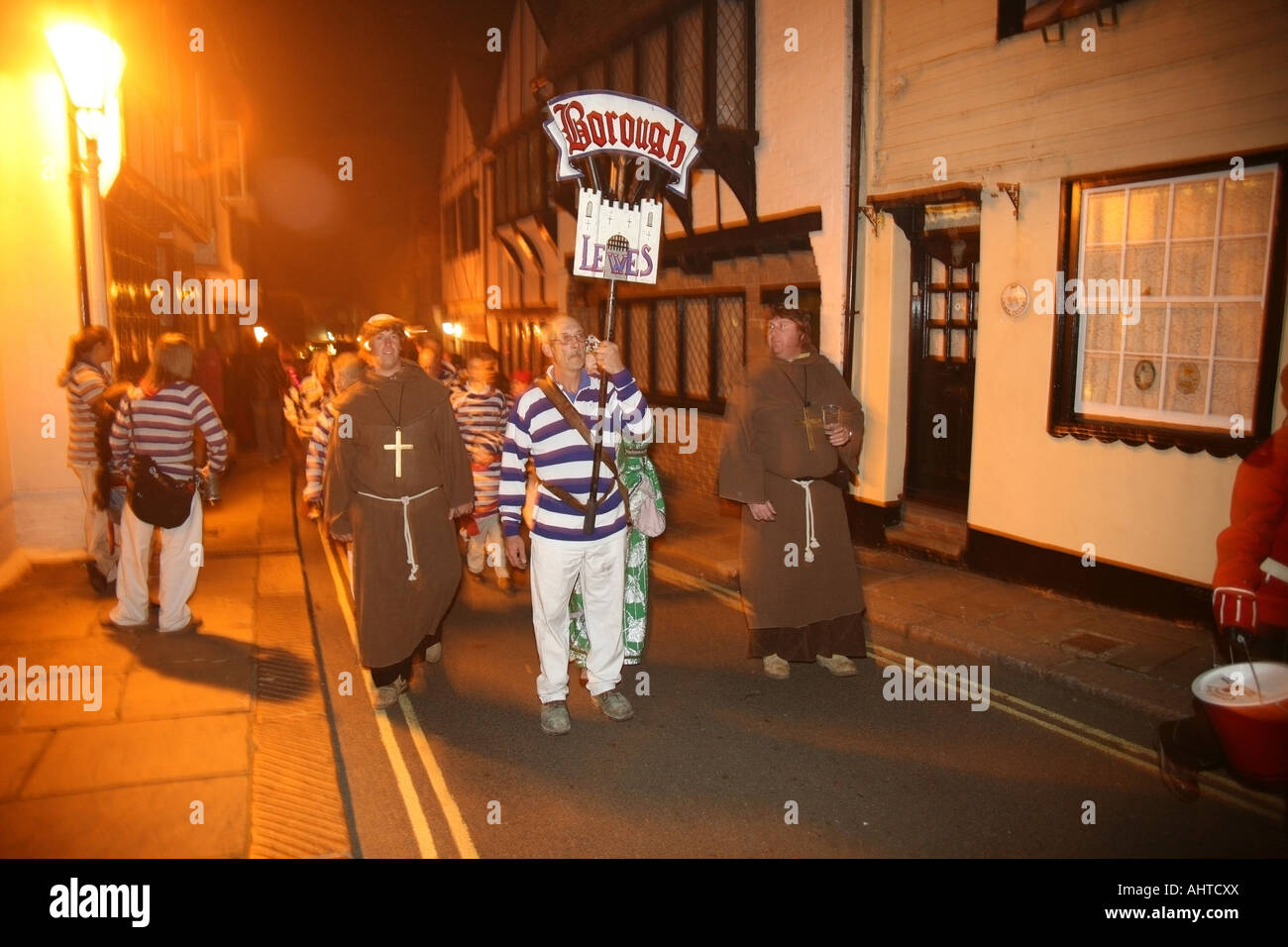Torchlit procession during the Hastings bonfire celebrations Stock ...