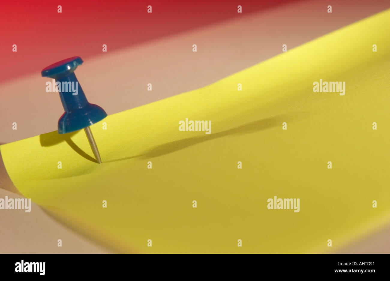 Drawing pin hi-res stock photography and images - Alamy