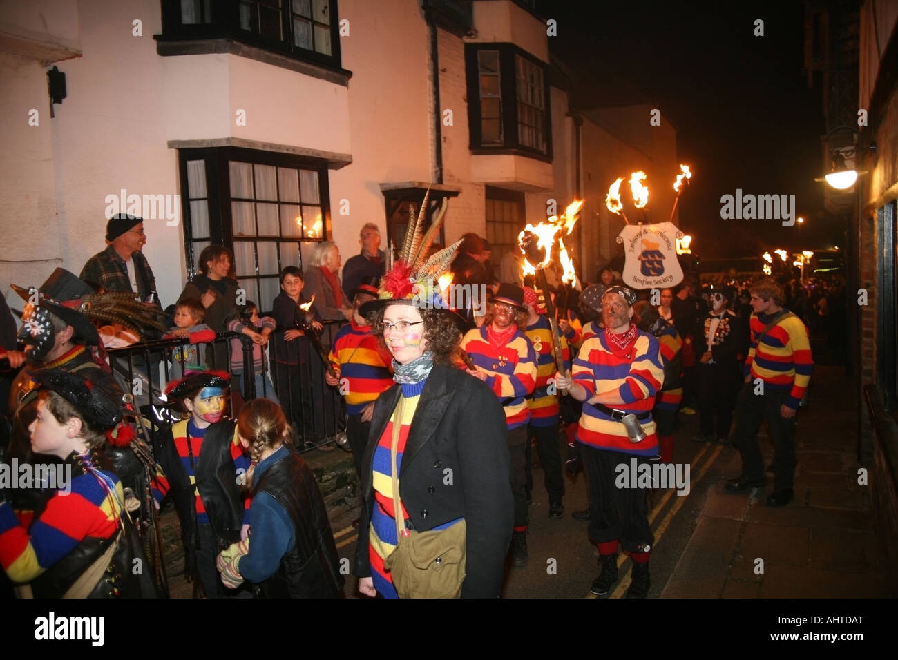 Torchlit procession during the Hastings bonfire celebrations Stock ...