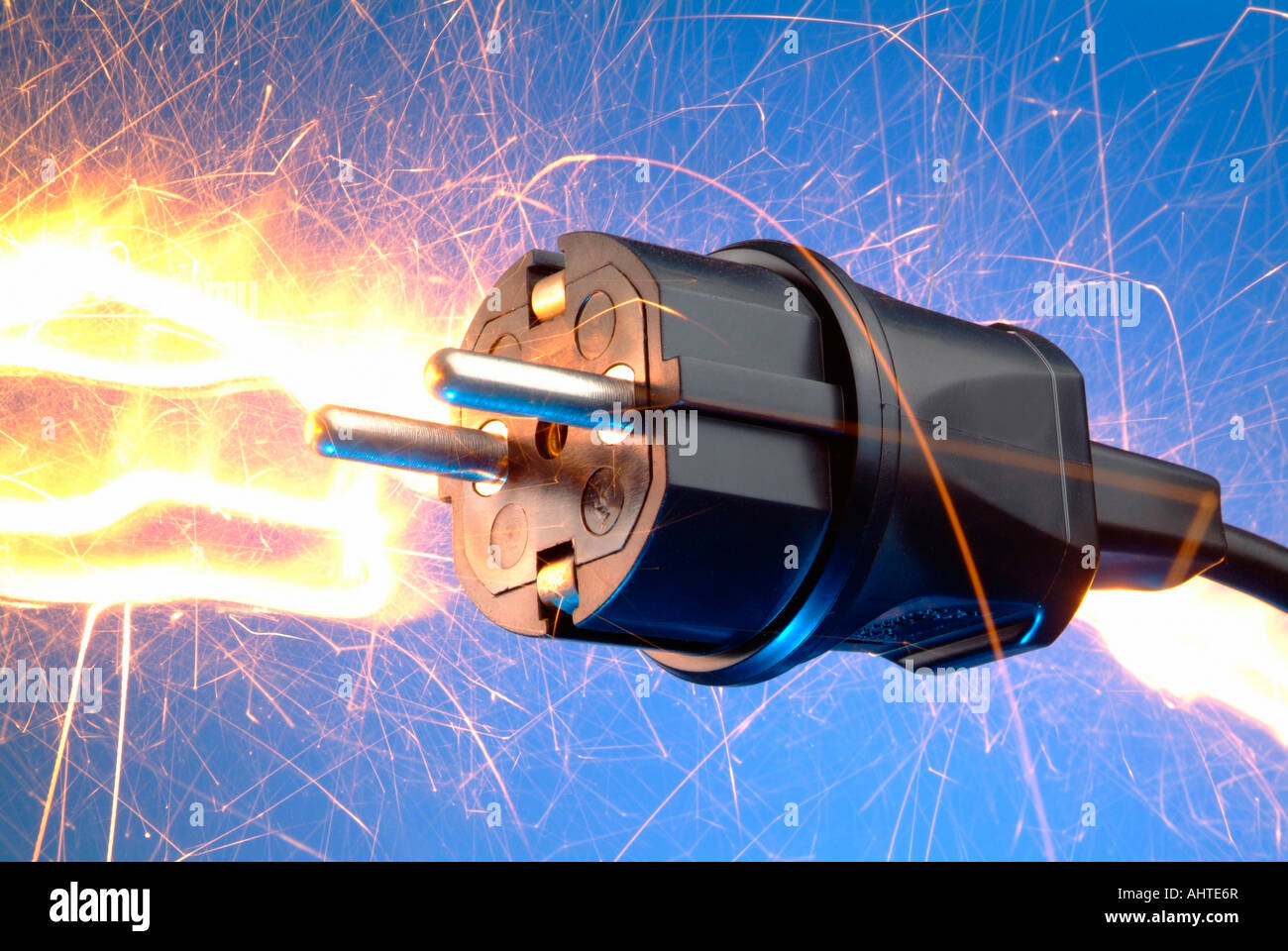 Electric discharge hi-res stock photography and images - Alamy