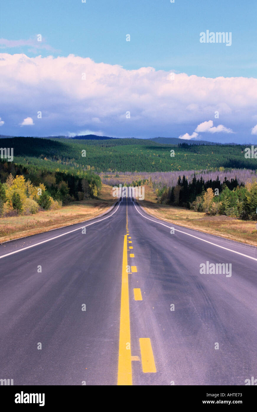 Empty two lane highway hi-res stock photography and images - Alamy