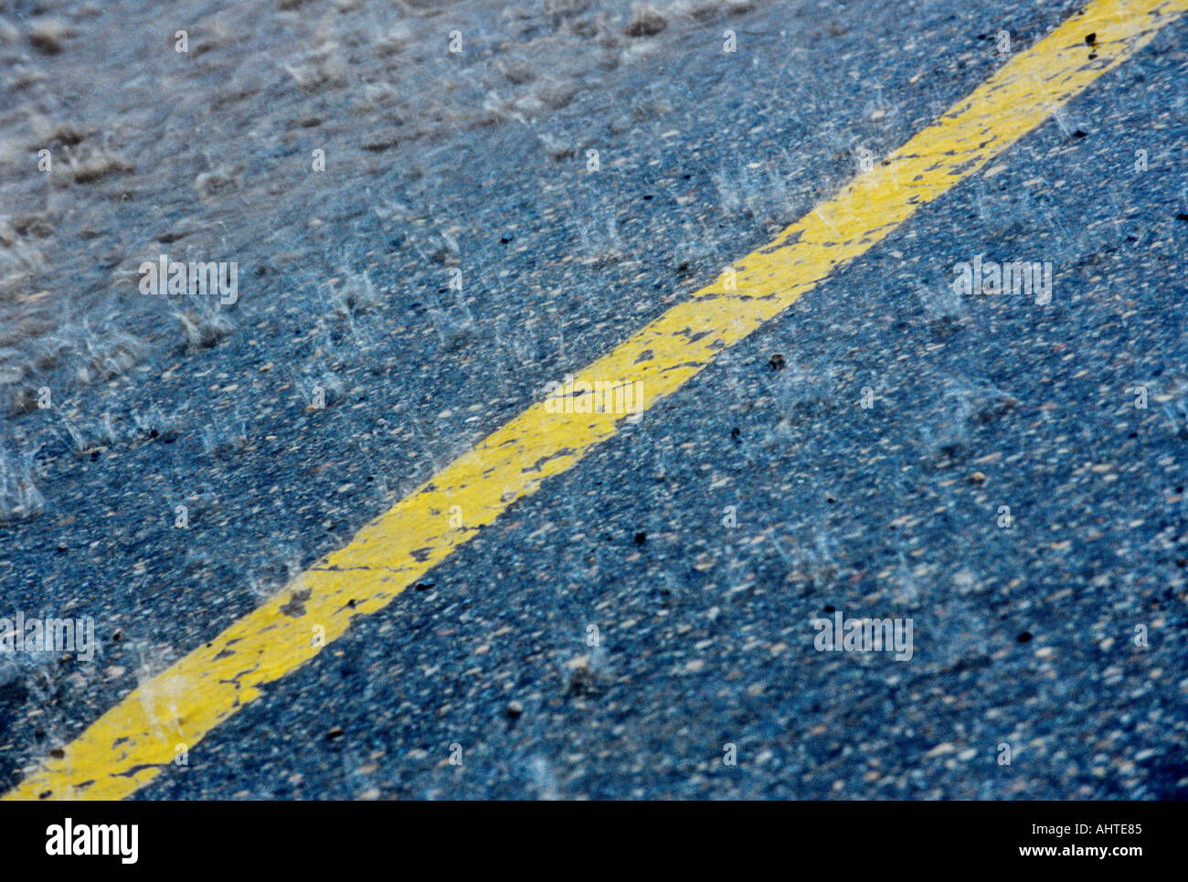 Big raindrops splashing hi-res stock photography and images - Alamy