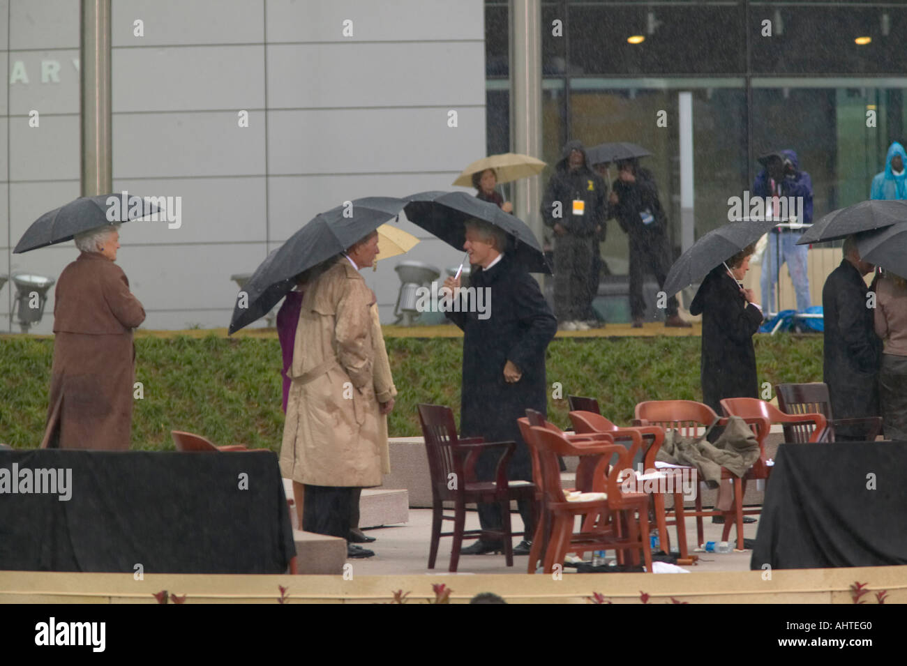 Former US President Bill Clinton former President George HW Bush ...