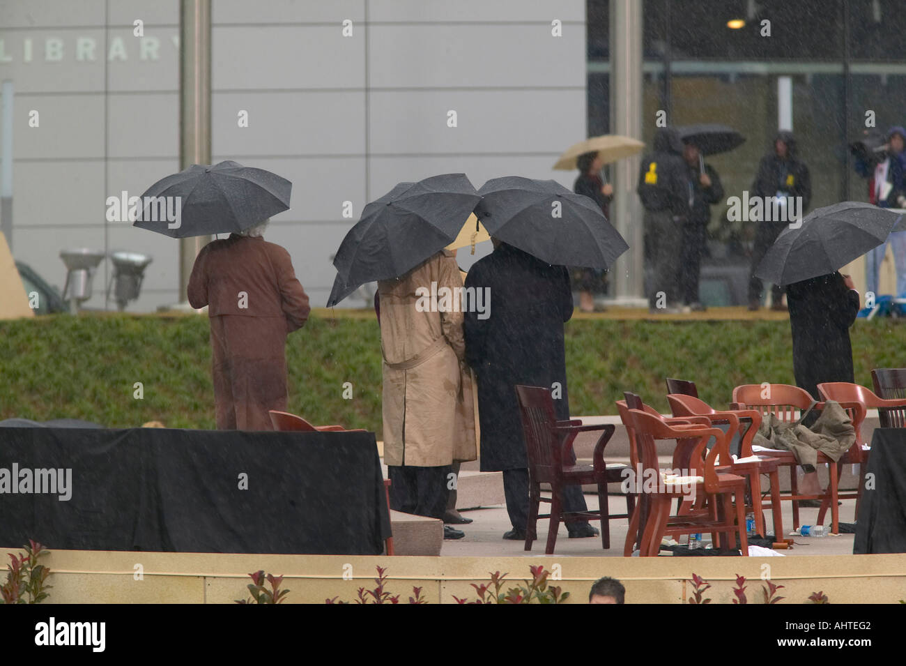 Former US President Bill Clinton former President George HW Bush ...