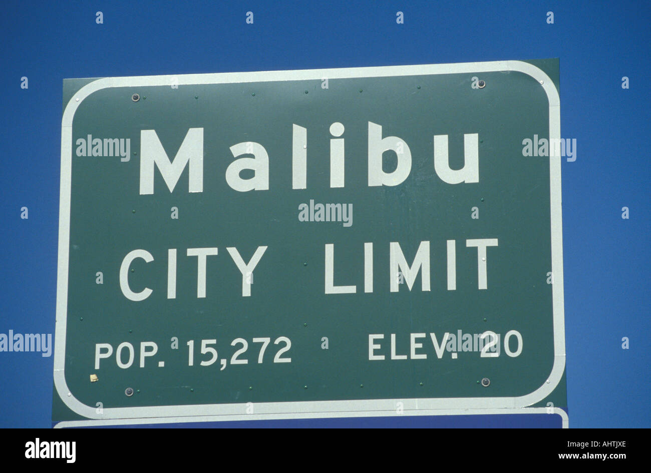 Malibu road sign hi-res stock photography and images - Alamy