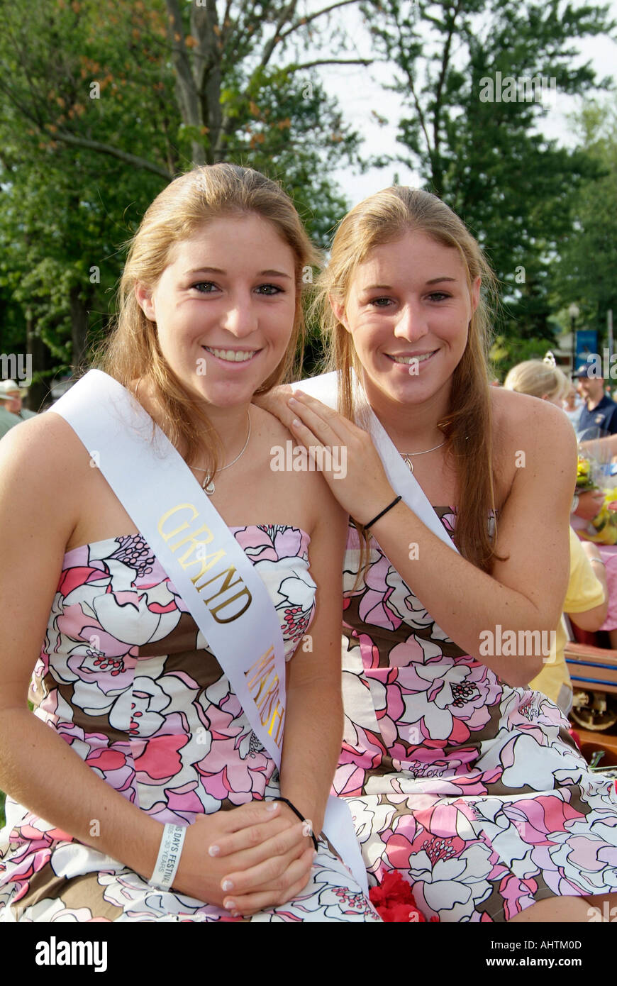Twins convention at twinsburg ohio hi-res stock photography and images ...