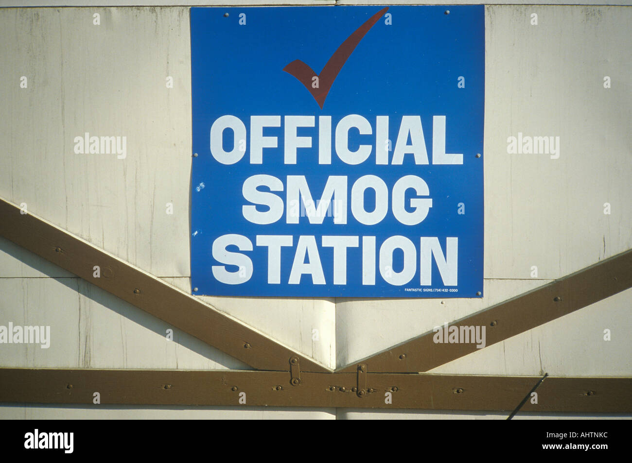 A sign for an official smog station in Los Angeles Stock Photo - Alamy