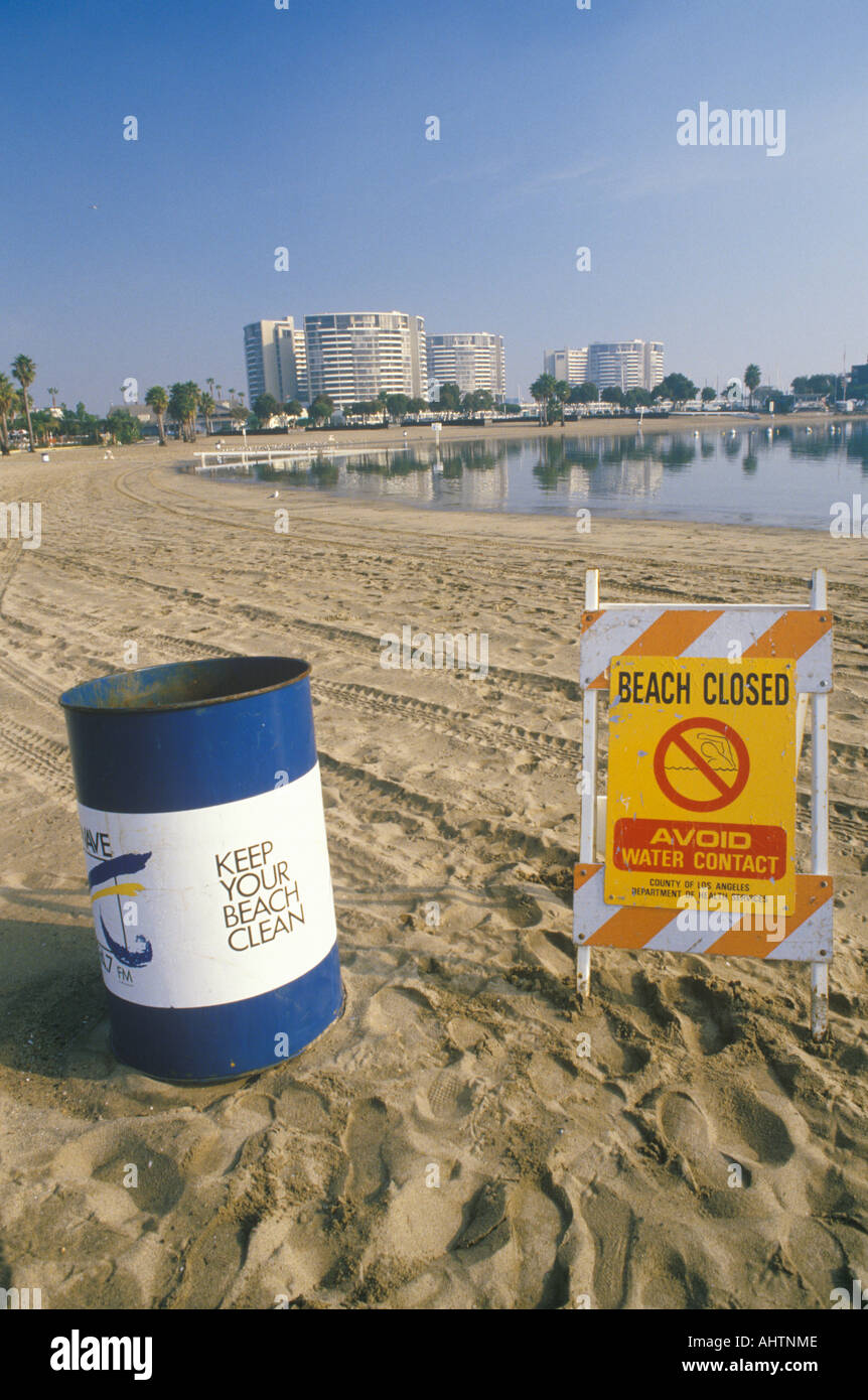 A beach closed warning sign Stock Photo - Alamy