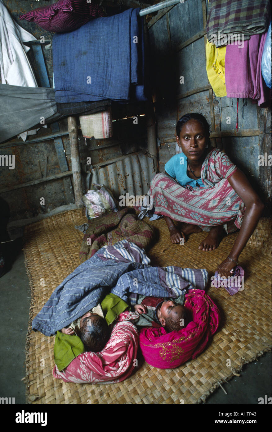 Poverty in slums hi-res stock photography and images - Alamy