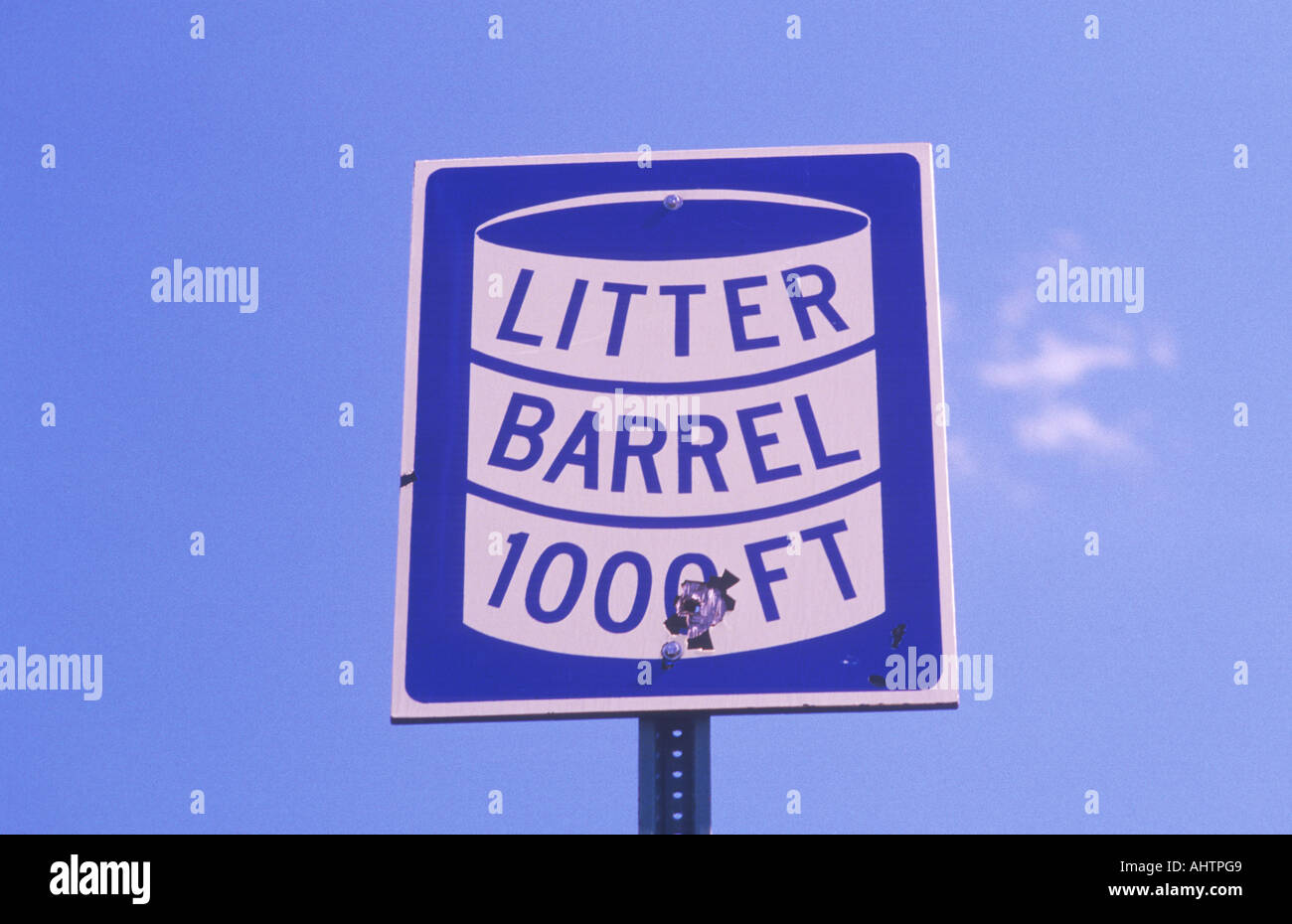 Highway transportation barrel hi-res stock photography and images - Alamy