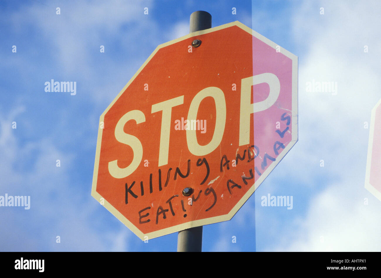Vandalized stop sign hi-res stock photography and images - Alamy