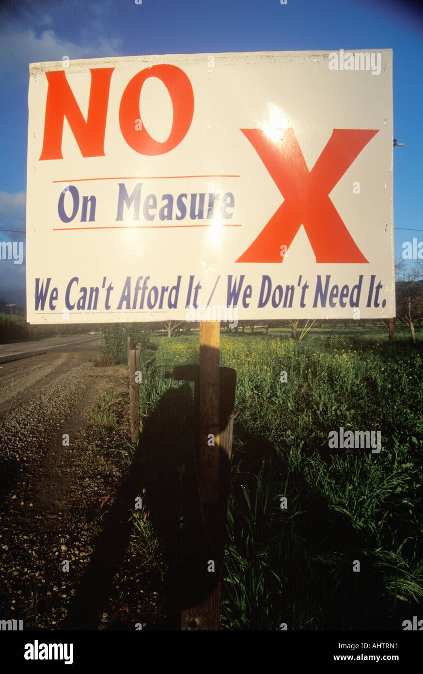 X sign hi-res stock photography and images - Alamy