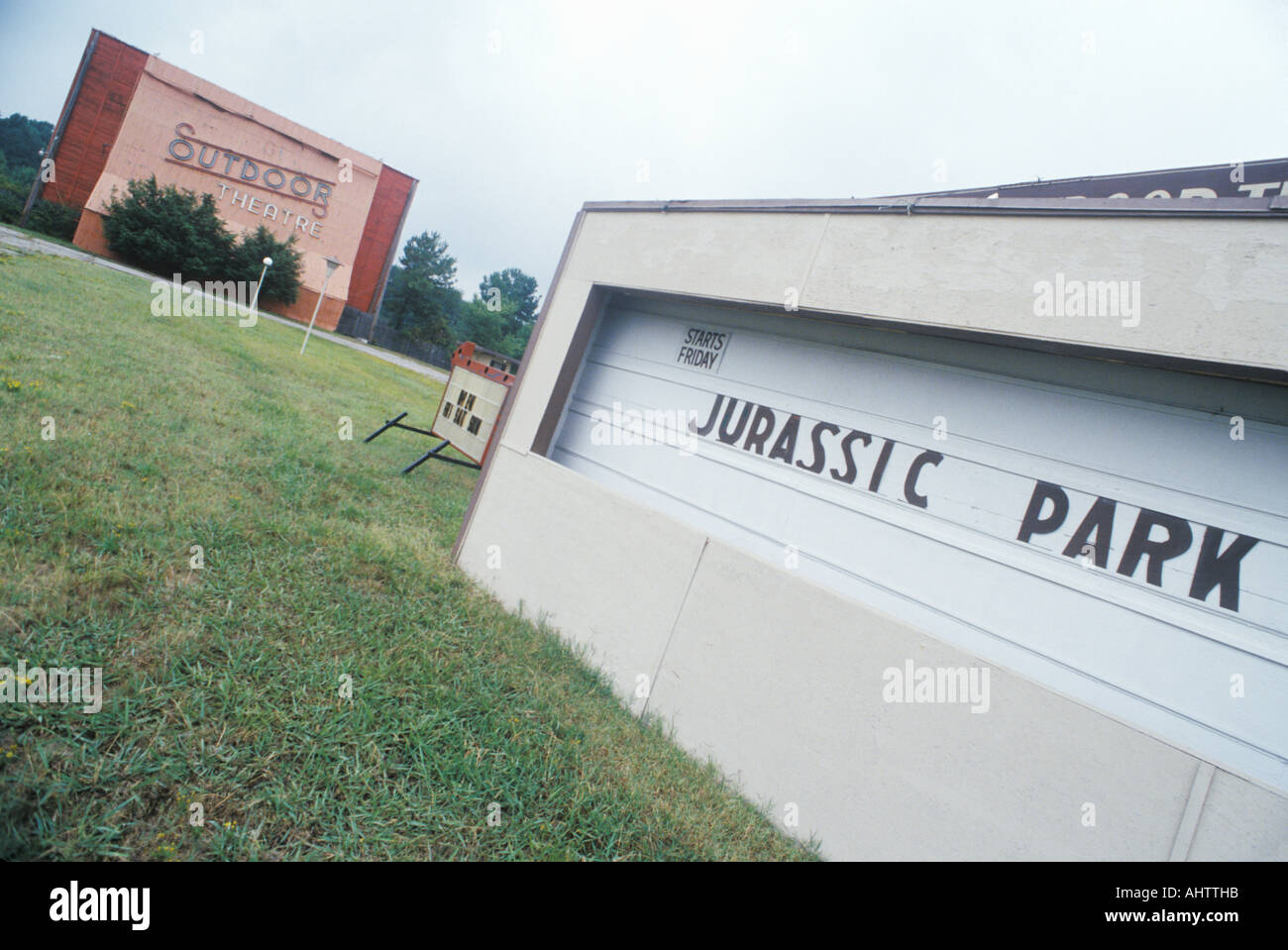 Jurassic park sign hi-res stock photography and images - Alamy