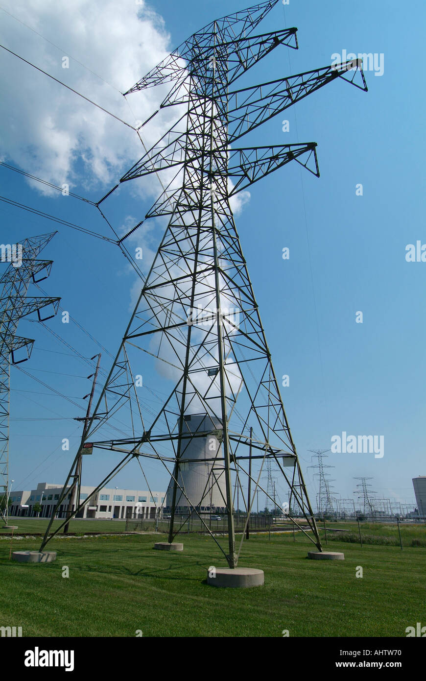 The Davis Besse electrical nuclear power plant at Oak Harbor Ohio near ...