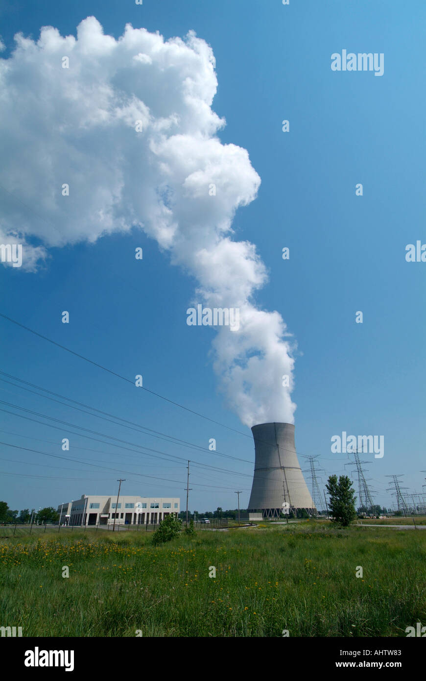 The Davis Besse electrical nuclear power plant at Oak Harbor Ohio near ...