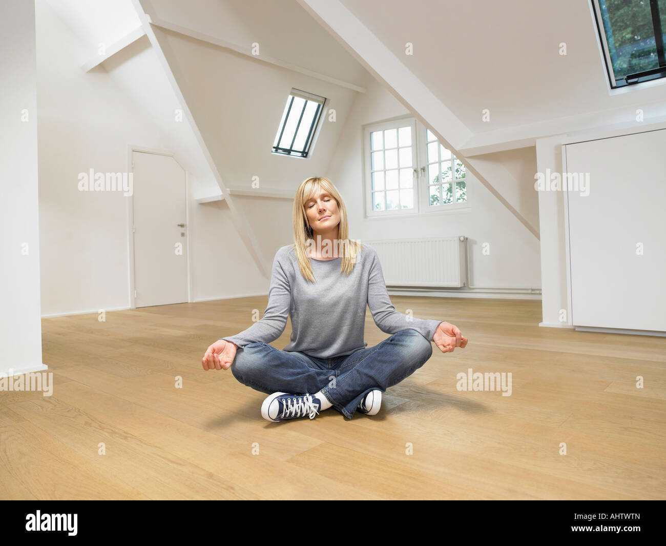 Woman empty vacant female hi-res stock photography and images - Alamy