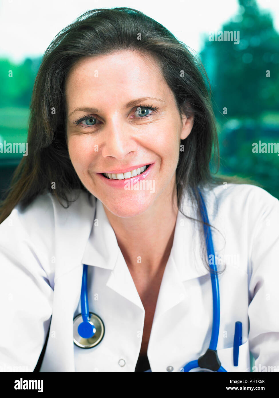 Portrait of female doctor Stock Photo - Alamy