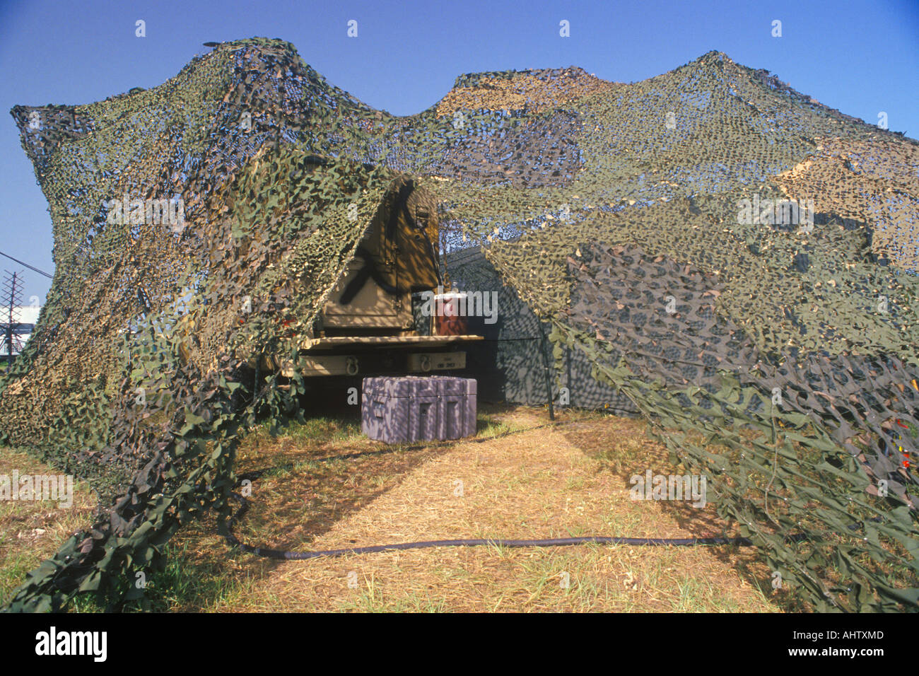 Military tent hi-res stock photography and images - Alamy