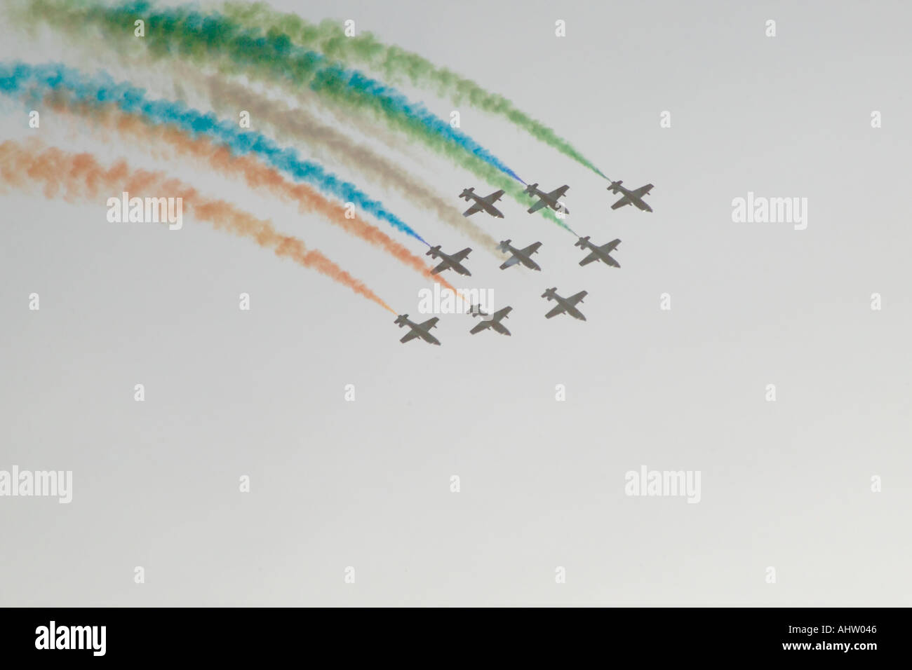 9 planes formation hi-res stock photography and images - Alamy