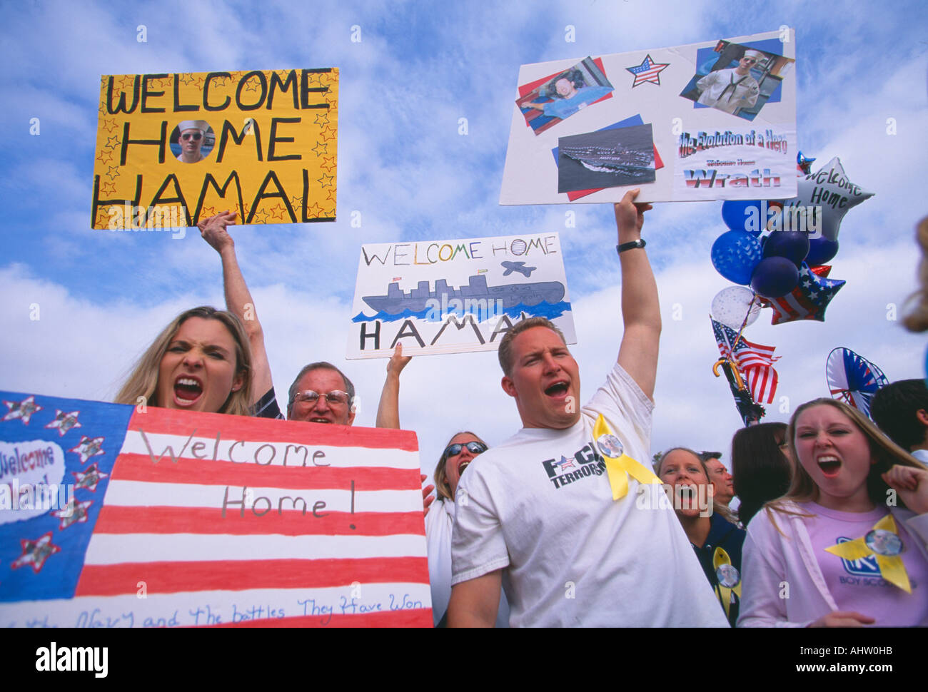Navy sailor and family hi-res stock photography and images - Alamy