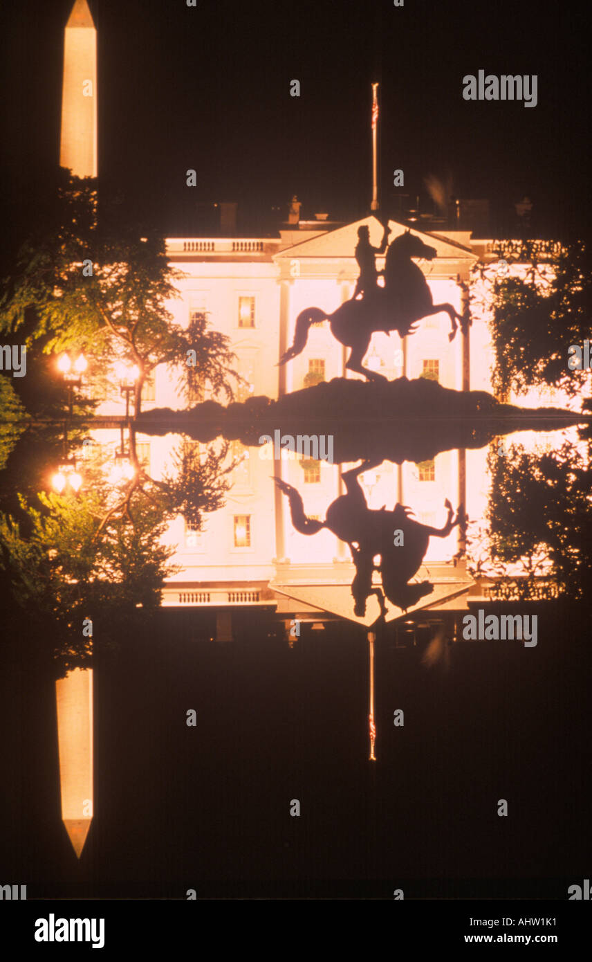 American house at night hi-res stock photography and images - Alamy