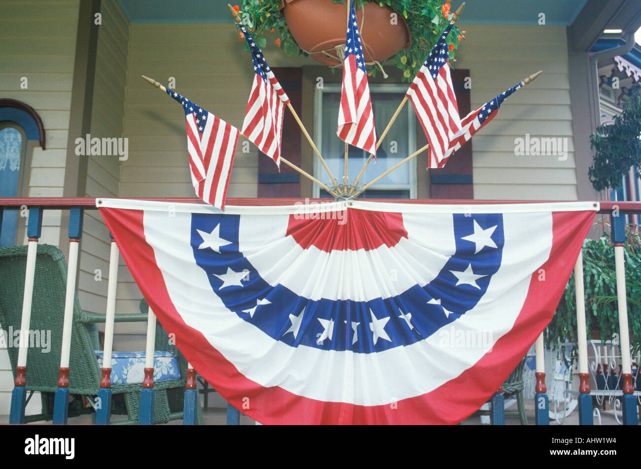 Bunting flags home hi-res stock photography and images - Alamy