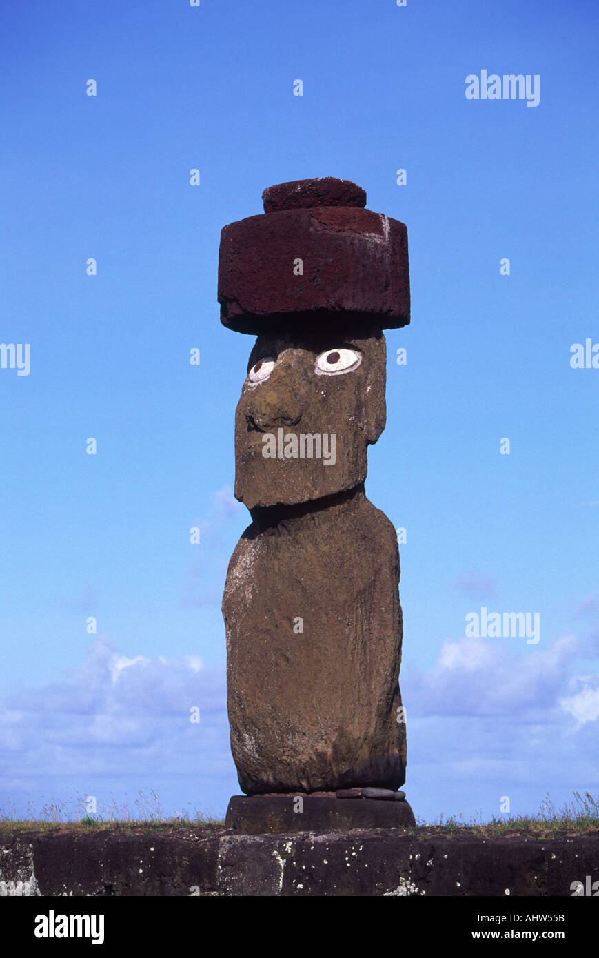Moai statue Easter Island Rapa Nui Chile Stock Photo - Alamy