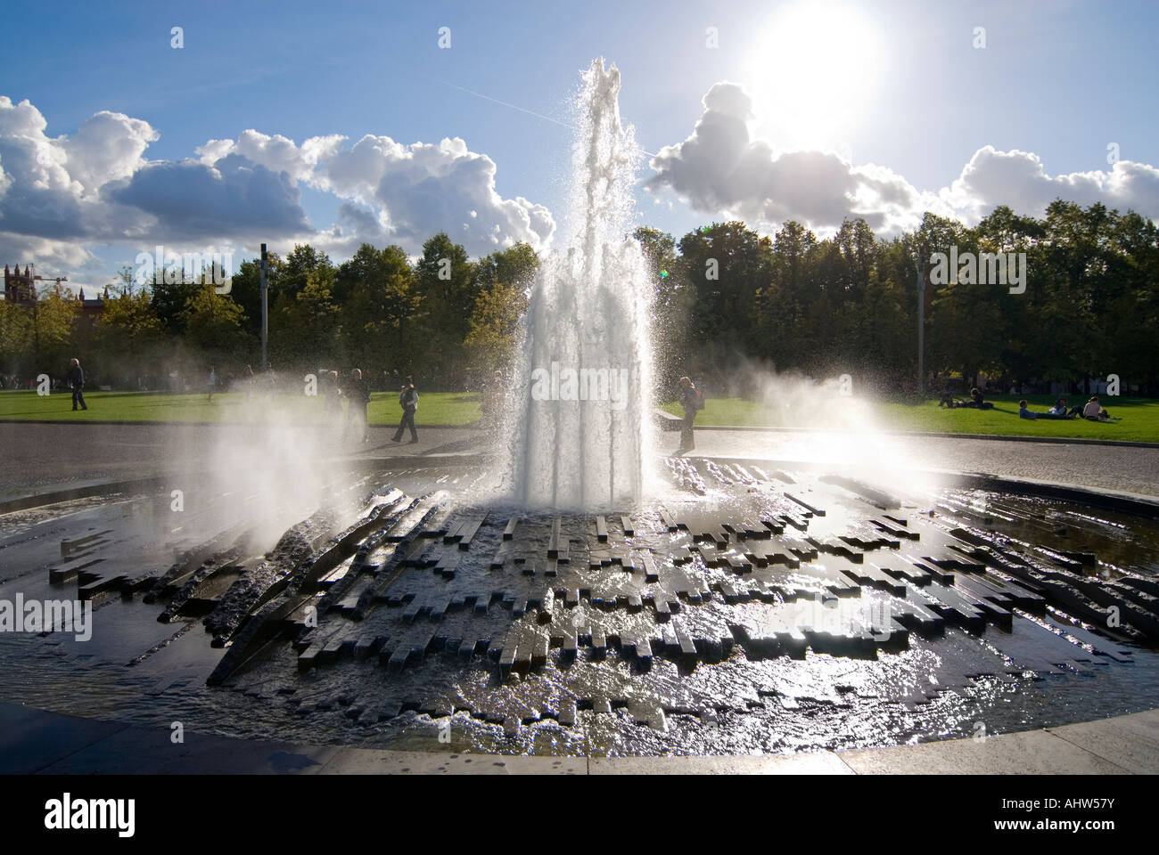Germany lustgarden water fountain hi-res stock photography and images ...
