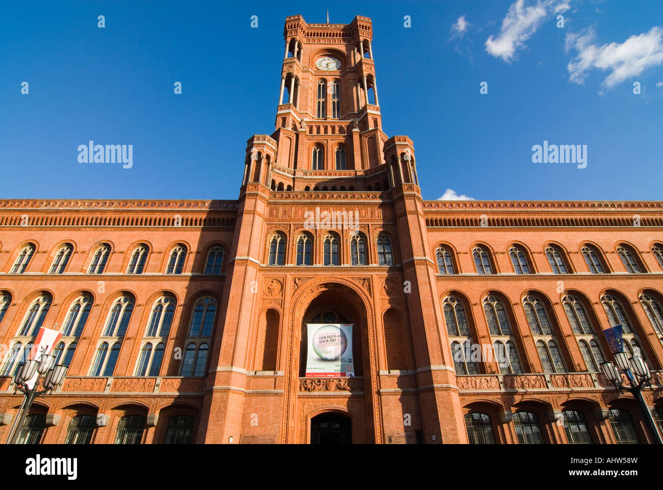 Distinctive red bricks hi-res stock photography and images - Alamy