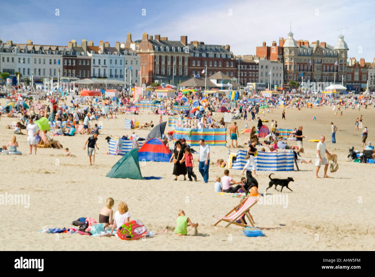 Typical english beach scene on hi-res stock photography and images - Alamy