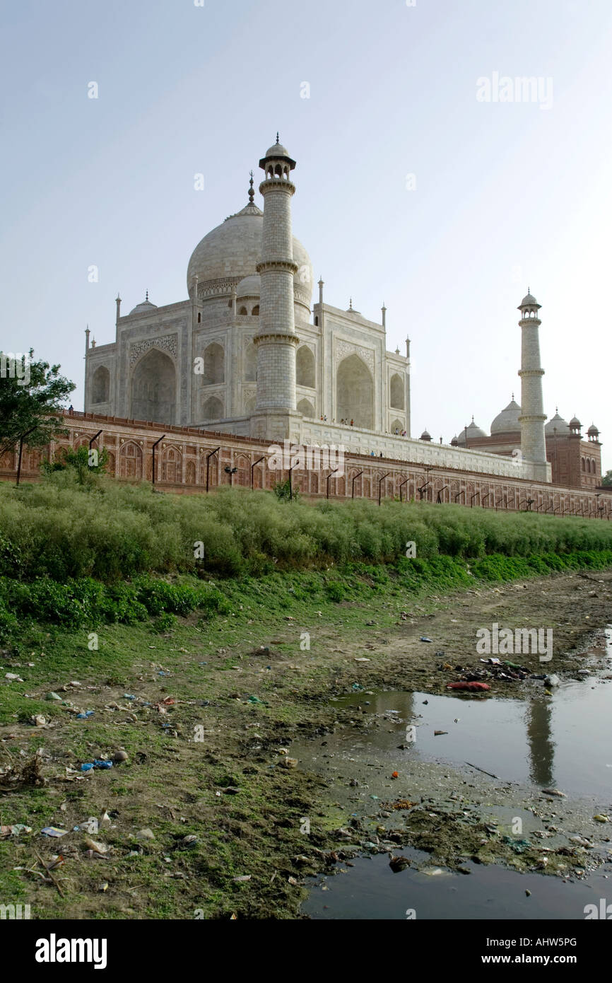 Backside of taj mahal hi-res stock photography and images - Alamy