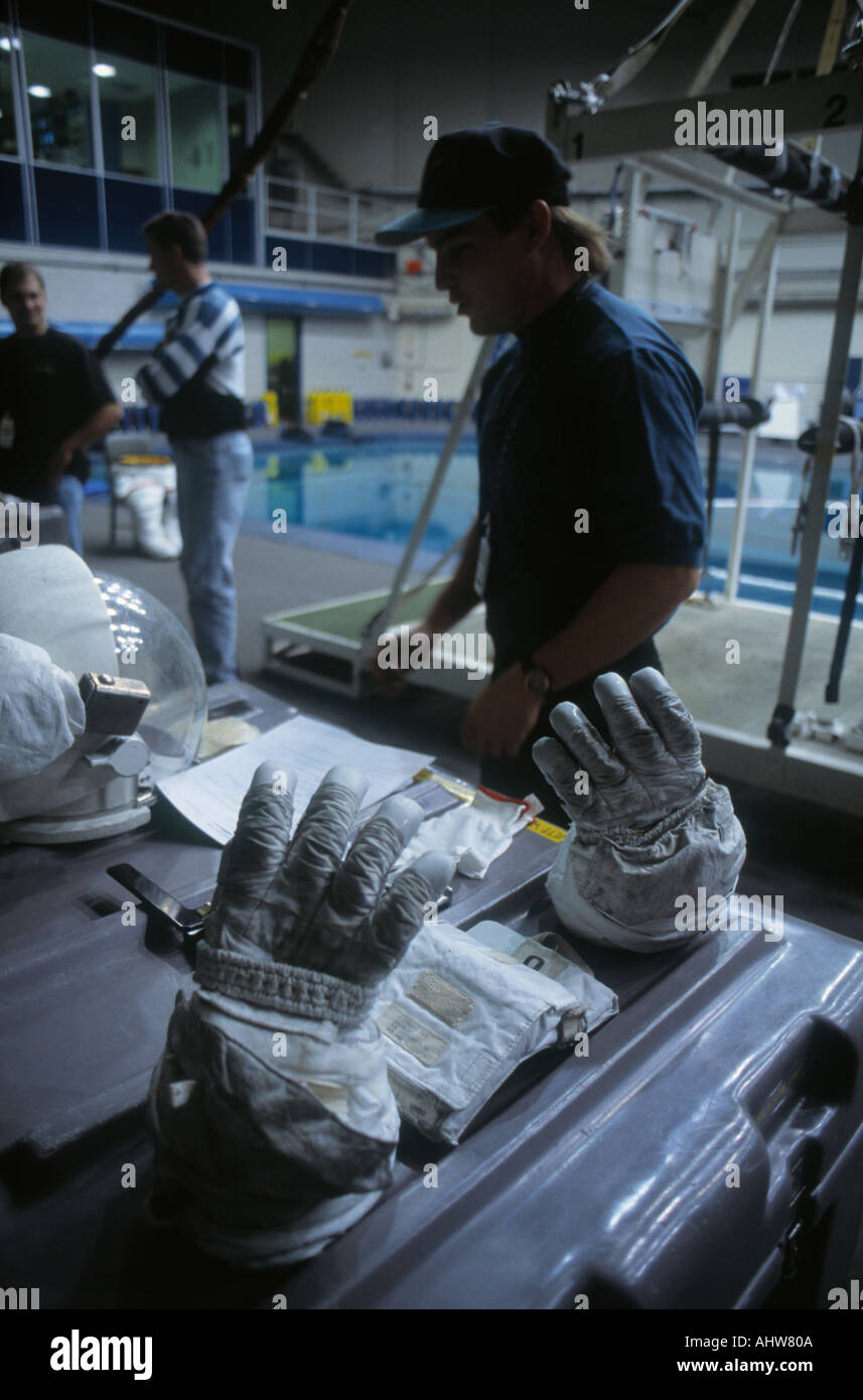 Astronauts prepare for launch of the STS 72 shuttle at Cape Canaveral ...