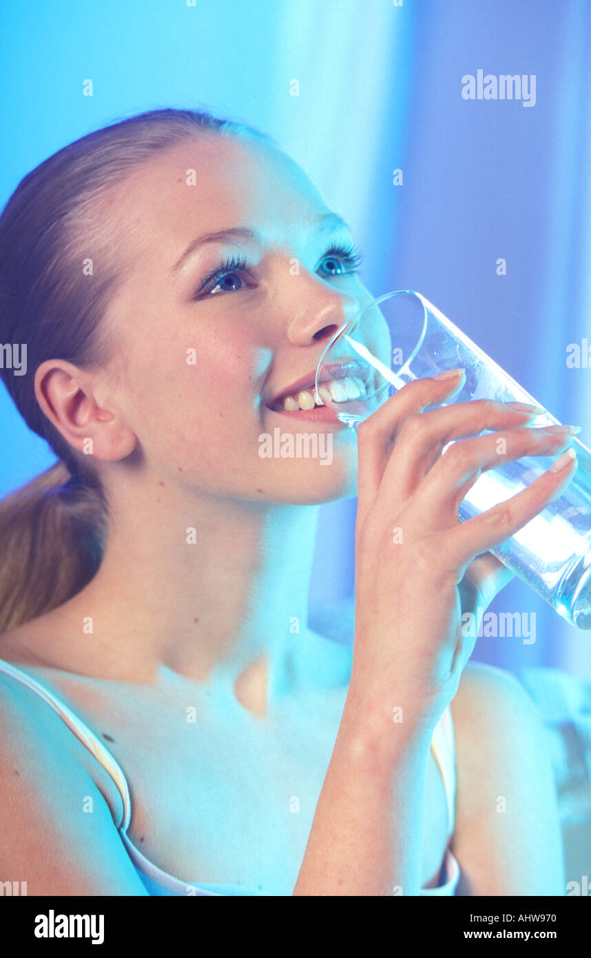 Drinking age 18 hi-res stock photography and images - Alamy