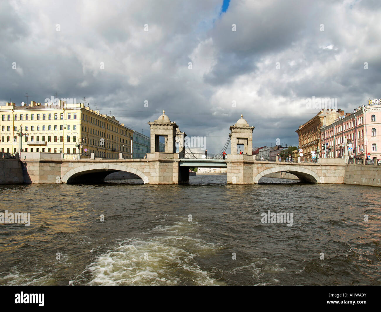 Lomonossow bridge over the river channel Fontanka in Saint Petersburg ...