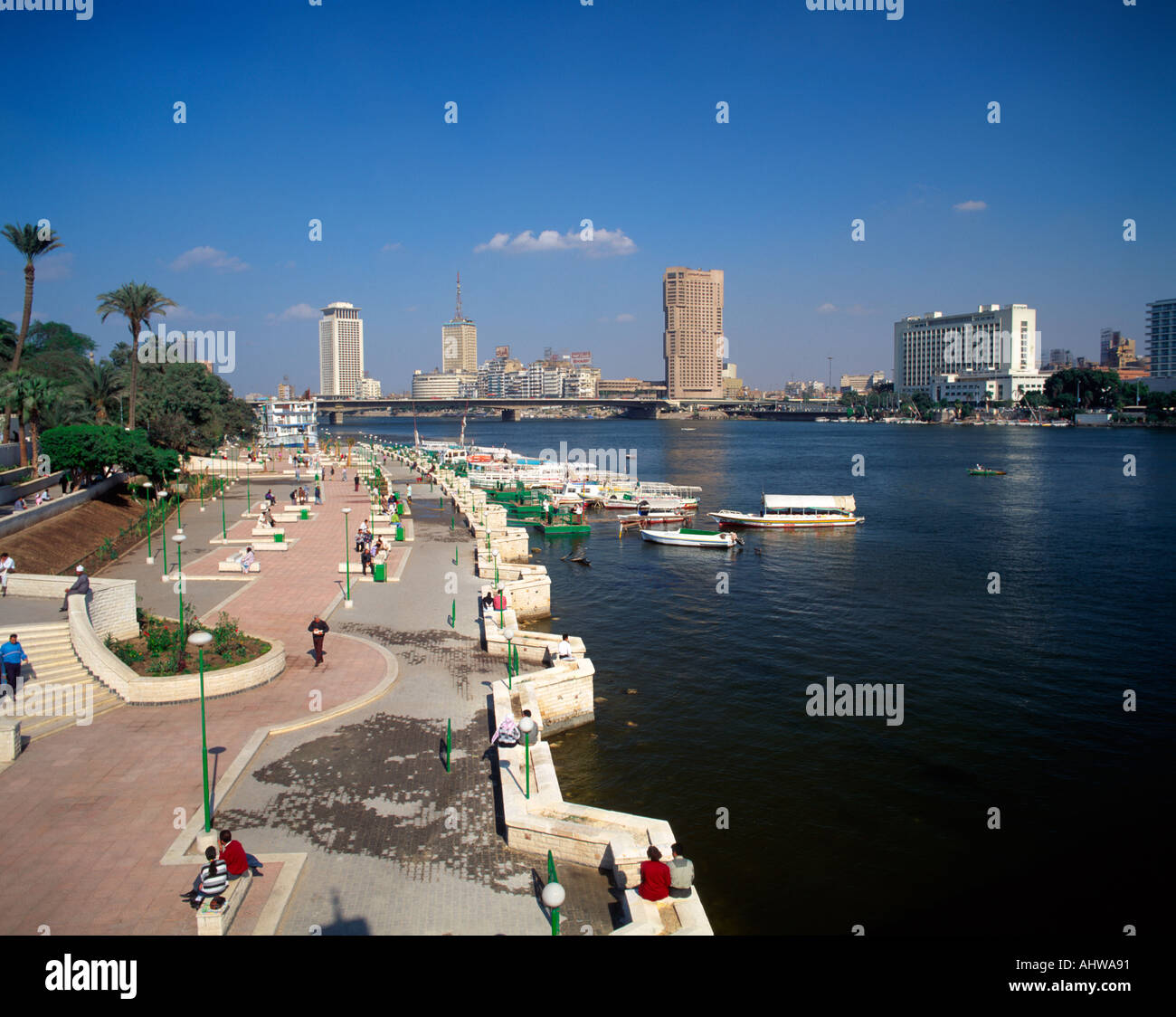 Cairo nile promenade hi-res stock photography and images - Alamy