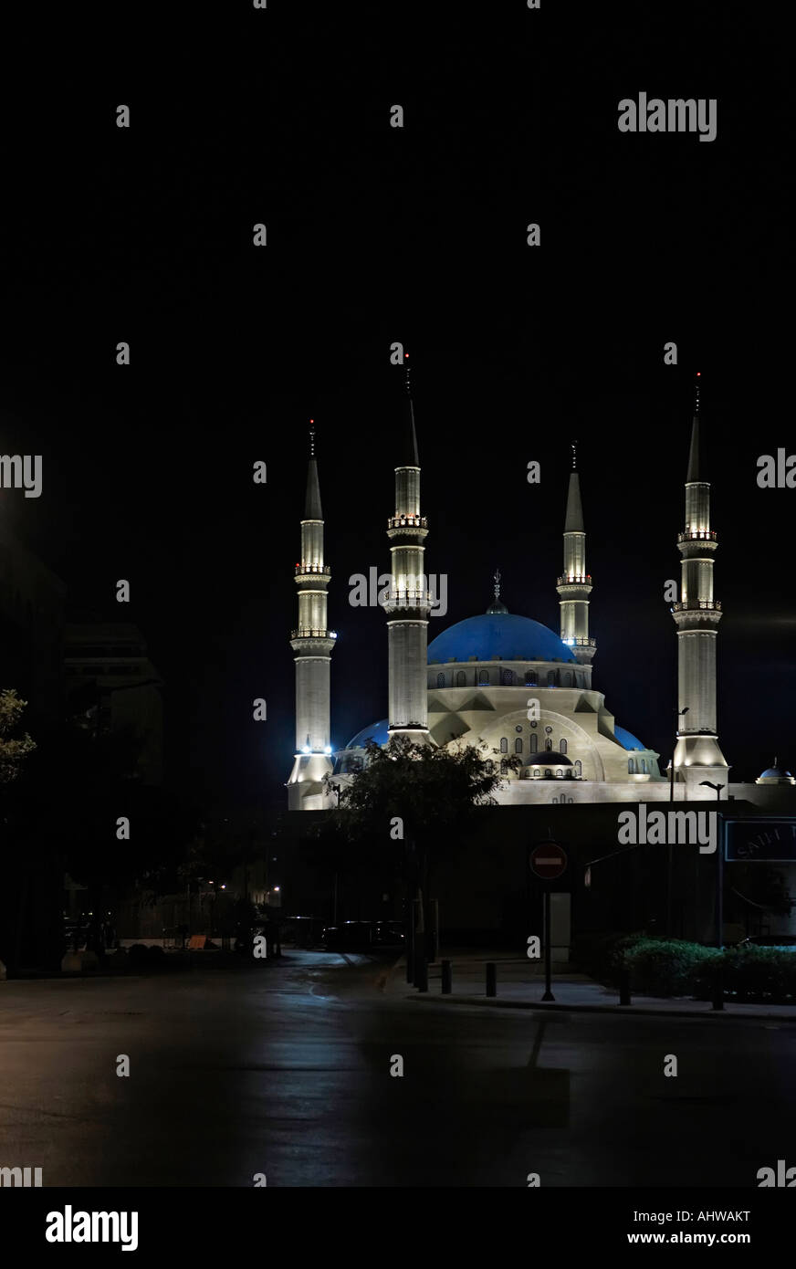 Lebanon Beirut mosque at night Stock Photo - Alamy