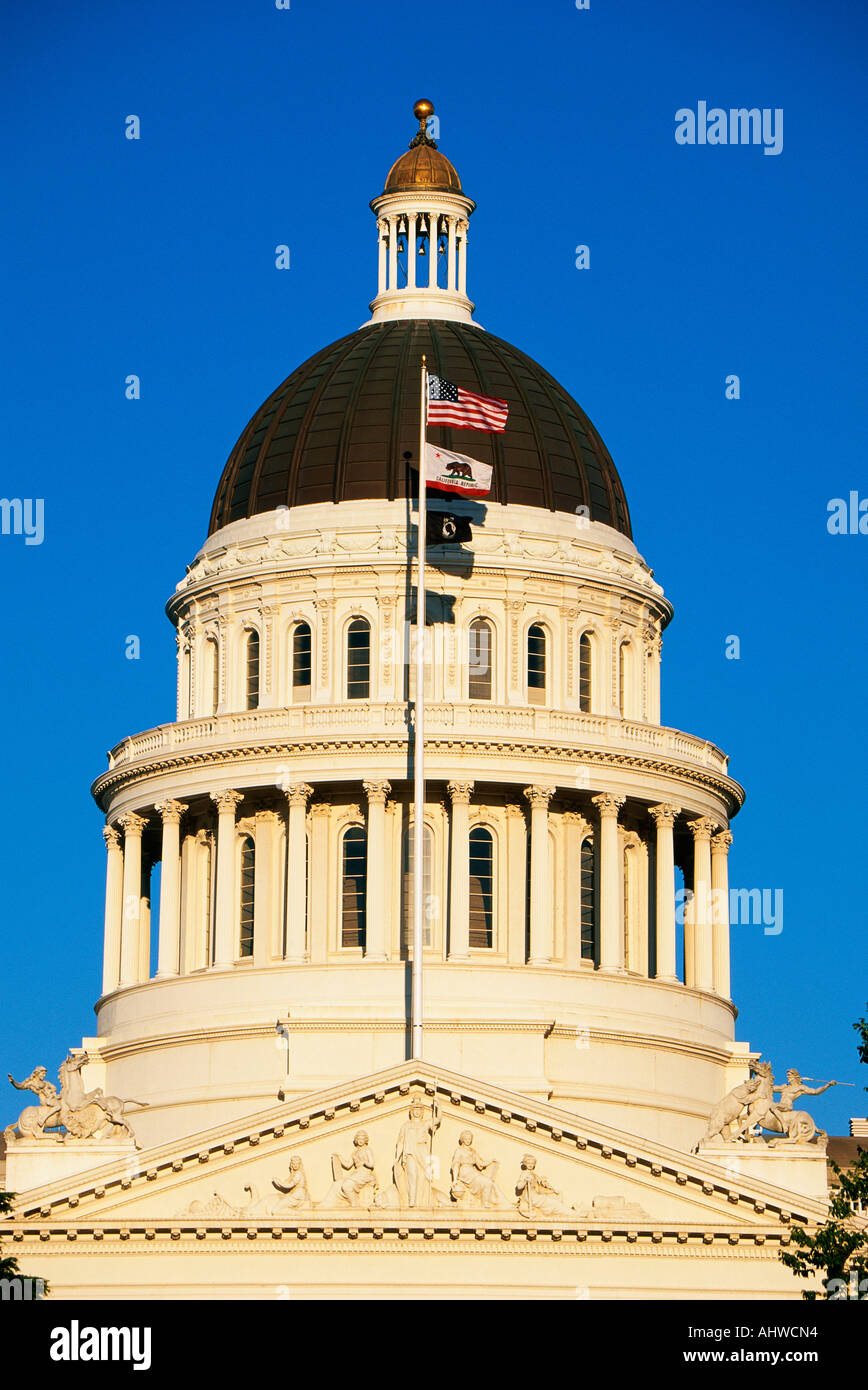 Sunset flags capitol dome hi-res stock photography and images - Alamy