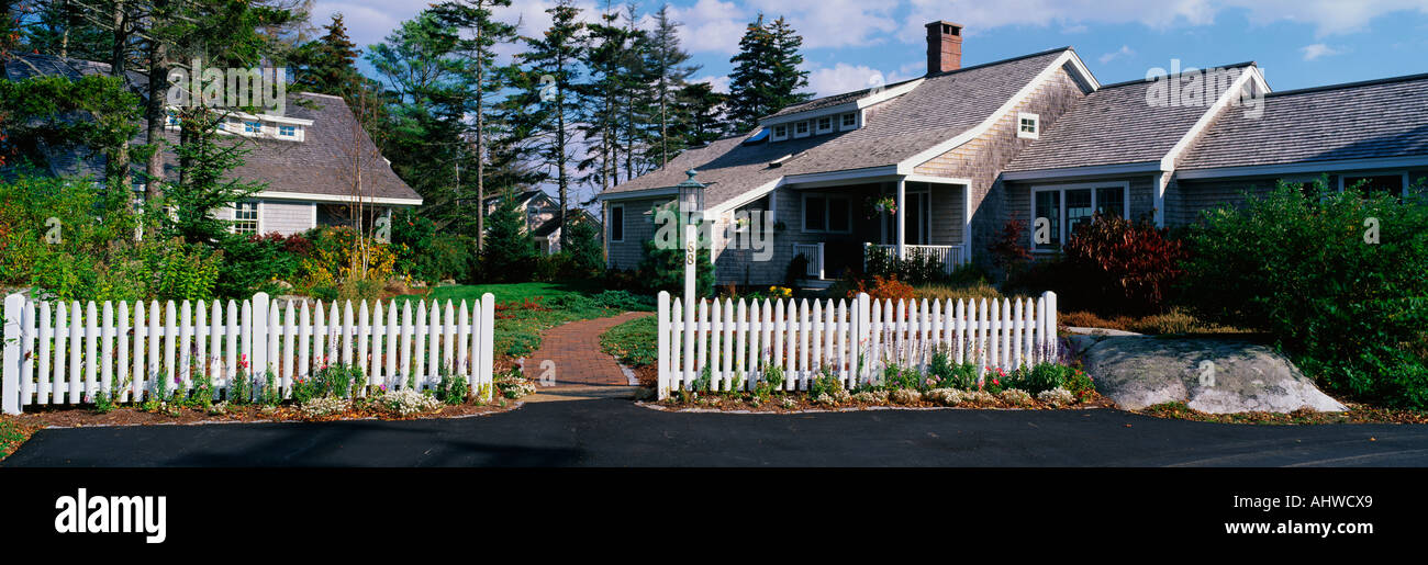 Typical suburban home hi-res stock photography and images - Alamy